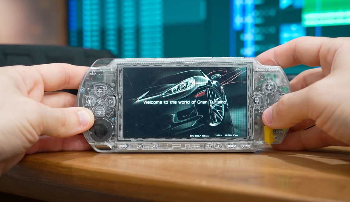 Un gamer construye un nuevo modelo de PSP. Es increíble, ¿a qué estás ...
